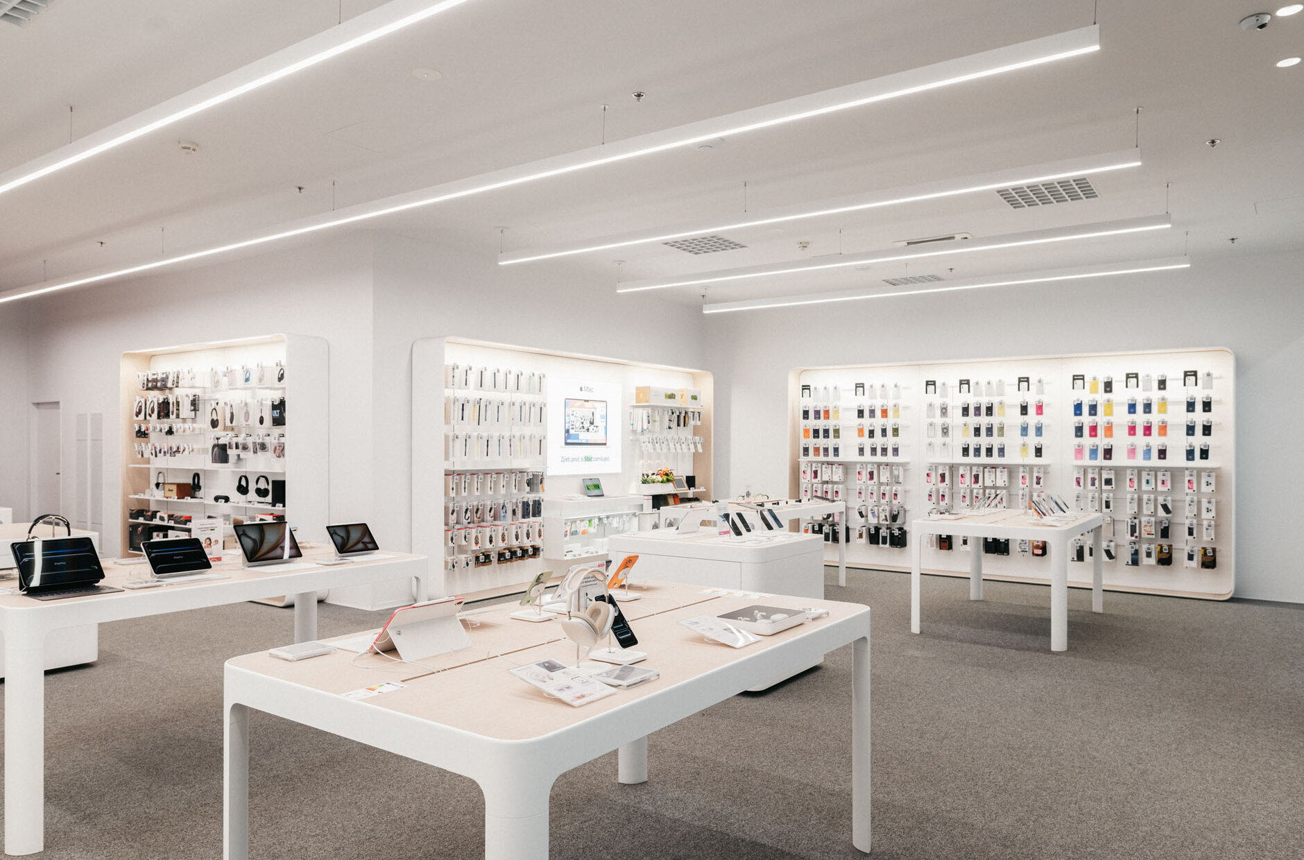 IWANT APPLE PREMIUM PARTNER | IGY České Budějovice